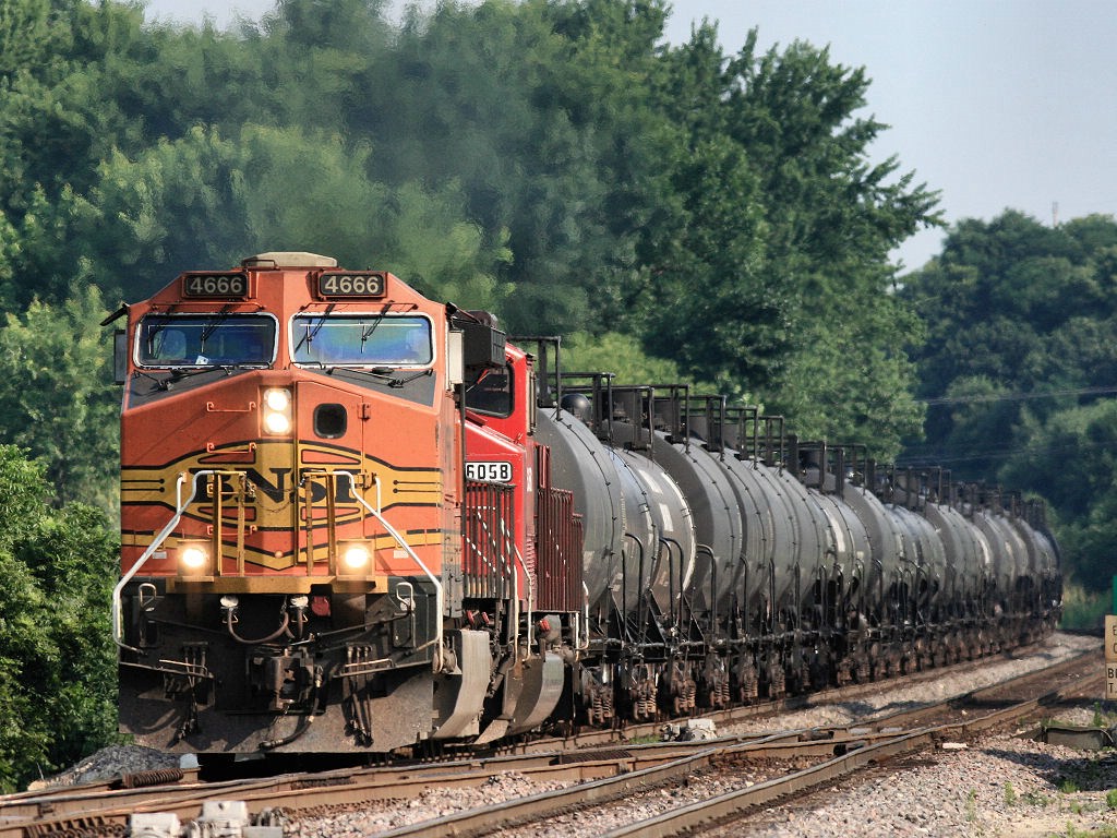 BNSF 4666